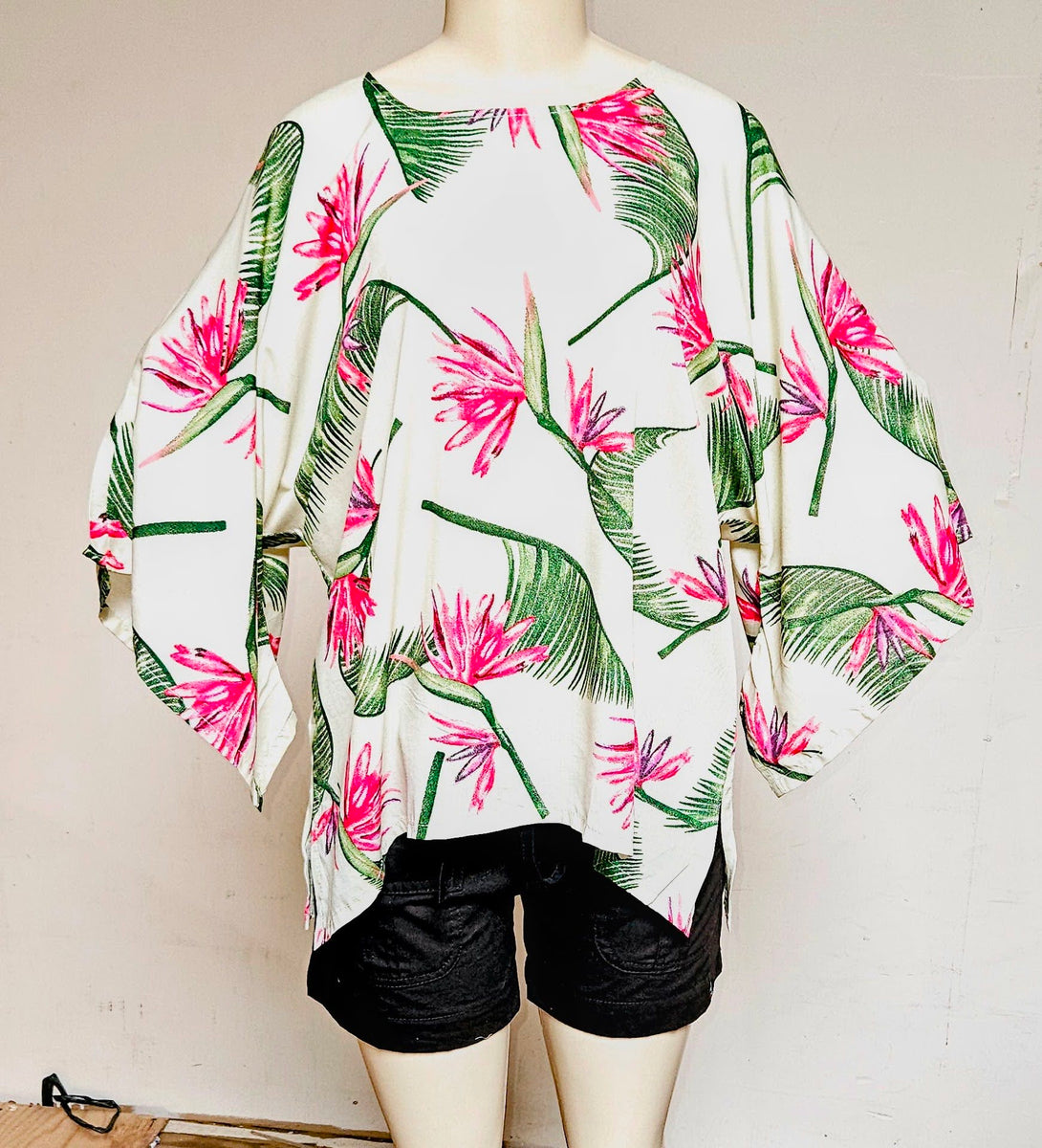 Kimono Sleeved Top - Bird of Paradise --- Navy Blue - Beige – Makai ...